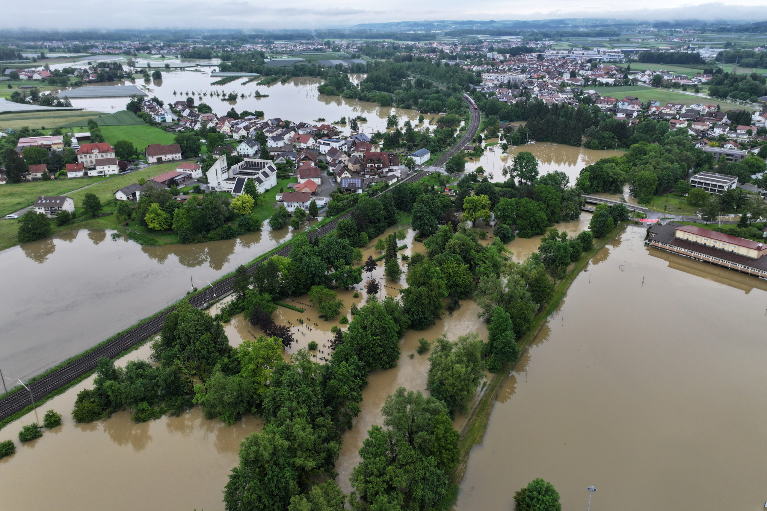 Das Wasser geht, der Schlamm bleibt: Hochwasserlage stabilisiert sich | Staatsanzeiger BW