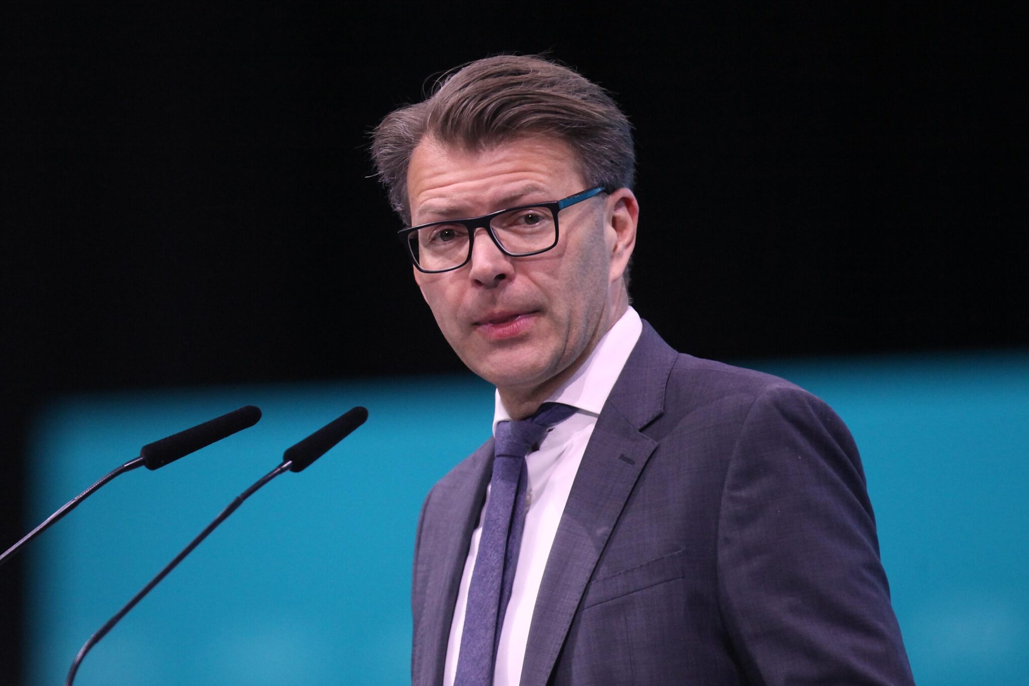 EU-Topjob mit Kanzlergehalt: CDU-Mann Caspary für Posten bestätigt ...